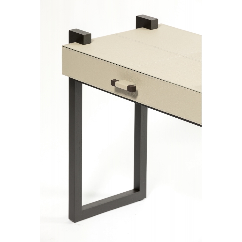 The Linea Nera Side Table - Crafty